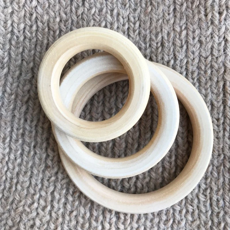 Flat wooden rings store